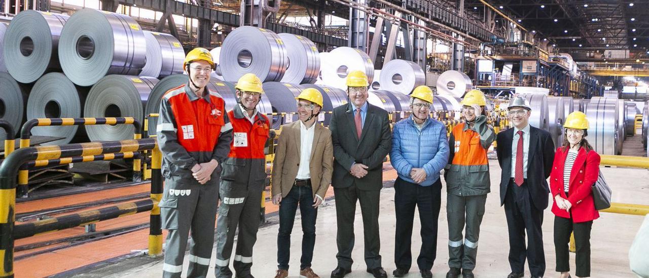 ArcelorMittal potenciará desde enero en Corvera su producción para la industria fotovoltaica ...