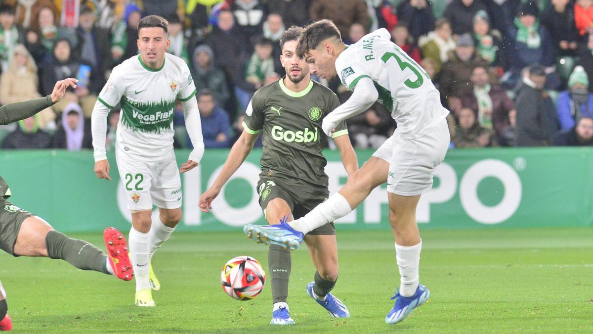 La selección española sub’19 convoca al jugador del Elche Rodrigo Mendoza - Información