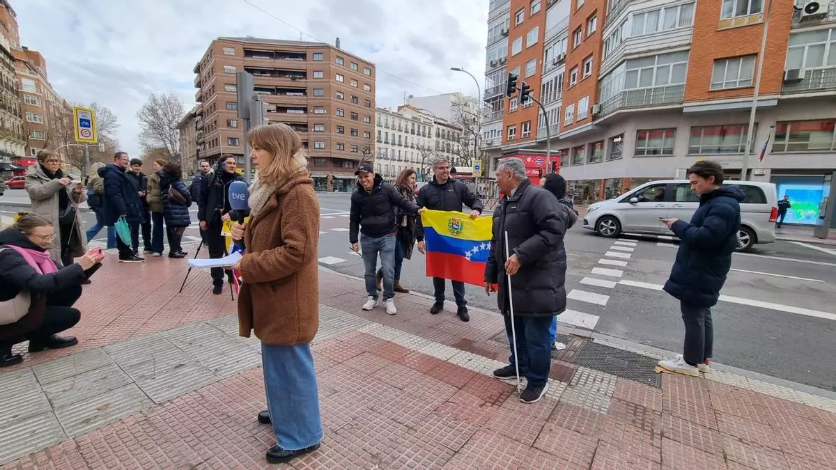 VENEZOLANOS CHILE MADURO | Cientos de venezolanos celebran en el centro ...