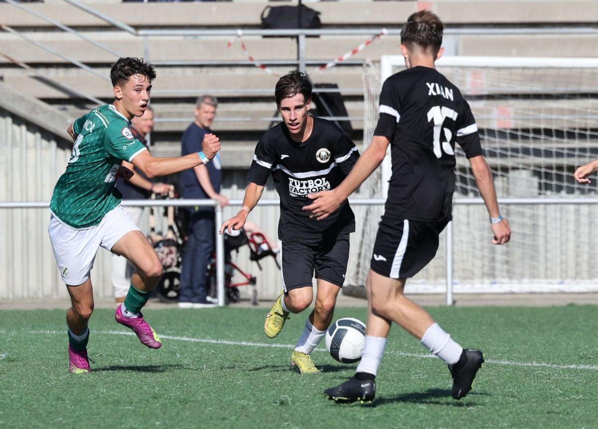 Sin Sentido, Areosa y Valmi, primeros campeones