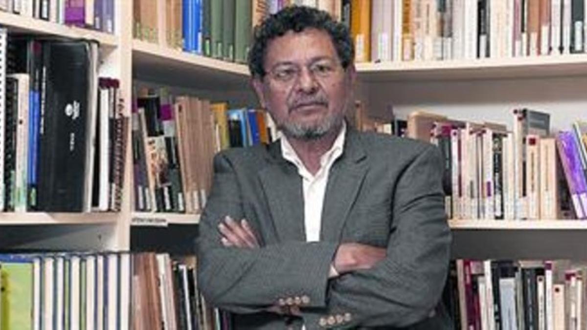 Elmer Mendoza: «El arte sobre el narcotráfico crea conciencia y también ...