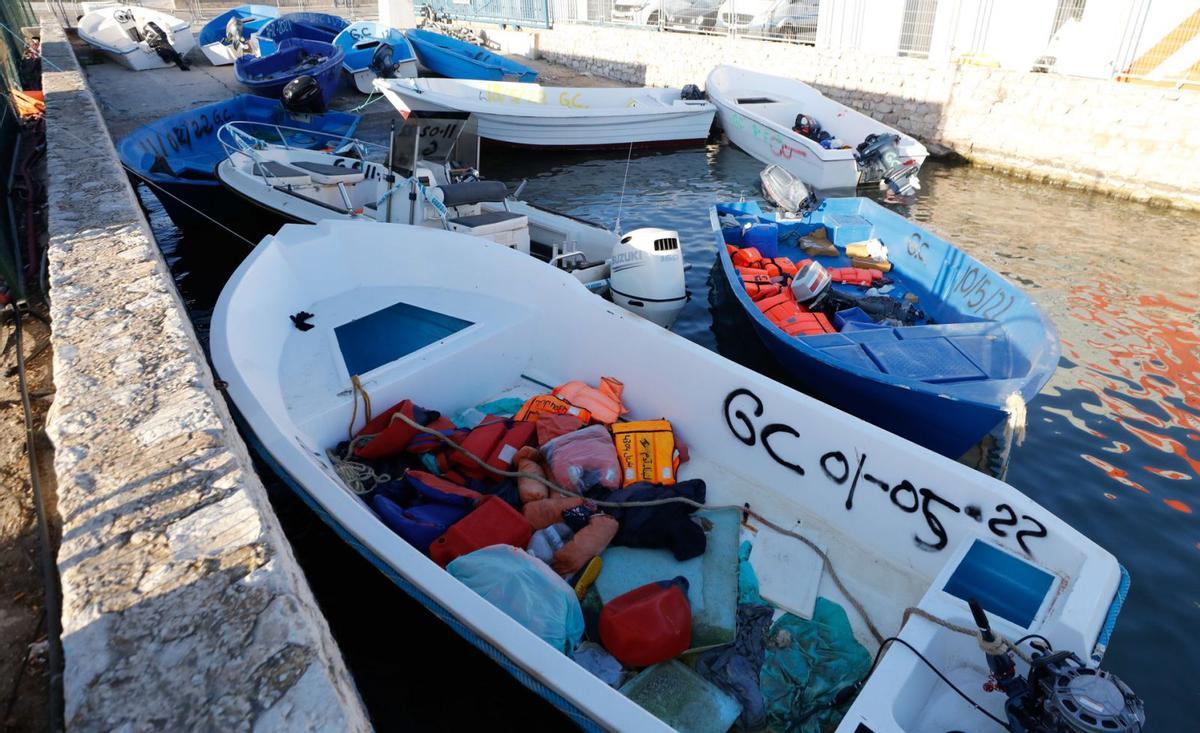 PATERAS EN FORMENTERA | Llega una patera a Formentera con 17 migrantes