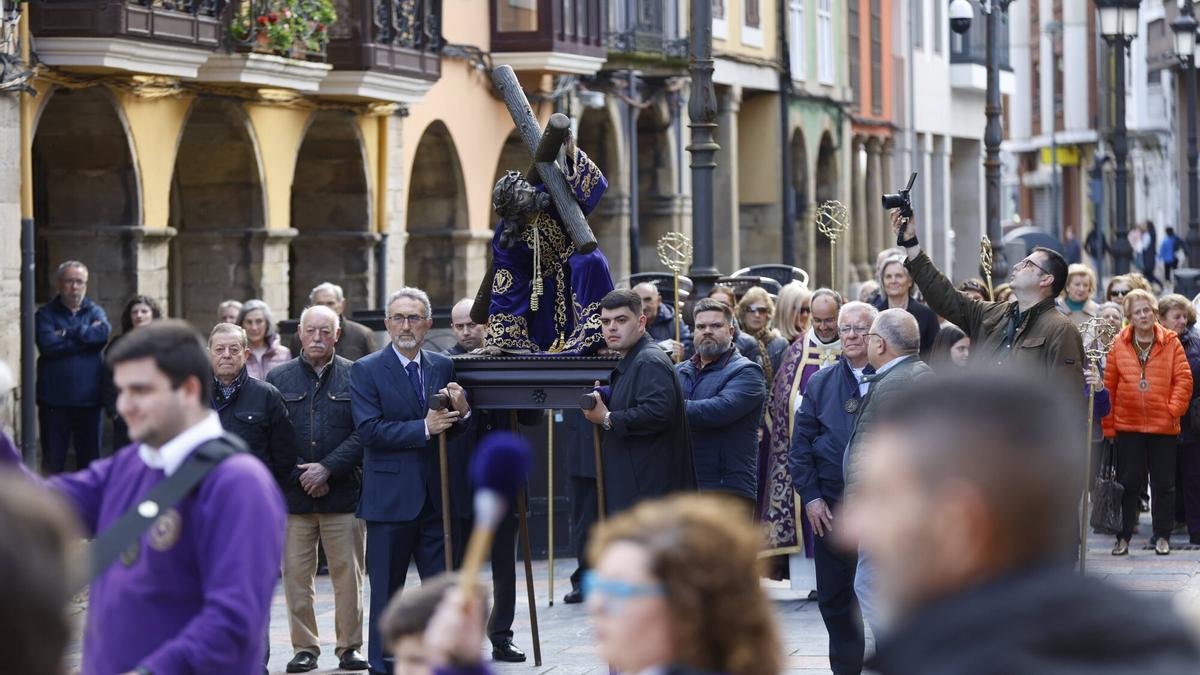VÍDEO: Así fue la procesión de Jesusín de Galiana en Avilés