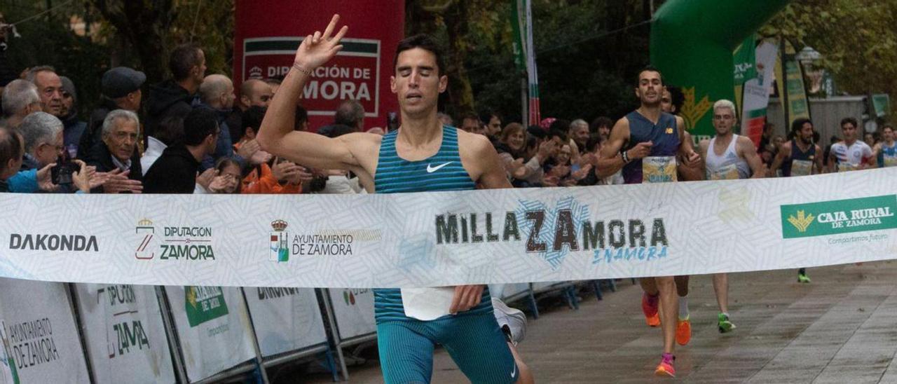 Jesús Gómez y Águeda Marqués ganan la Milla de Atletismo de Zamora