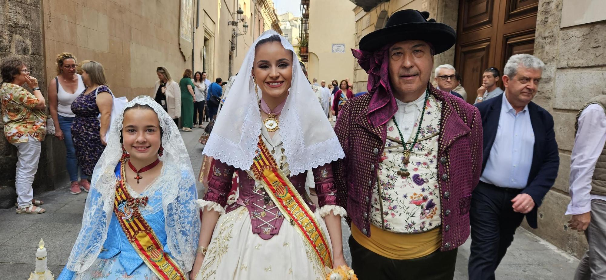 Laura Mengó, la corte y las fallas "SXM" arropan a Sant Bult en su día ...