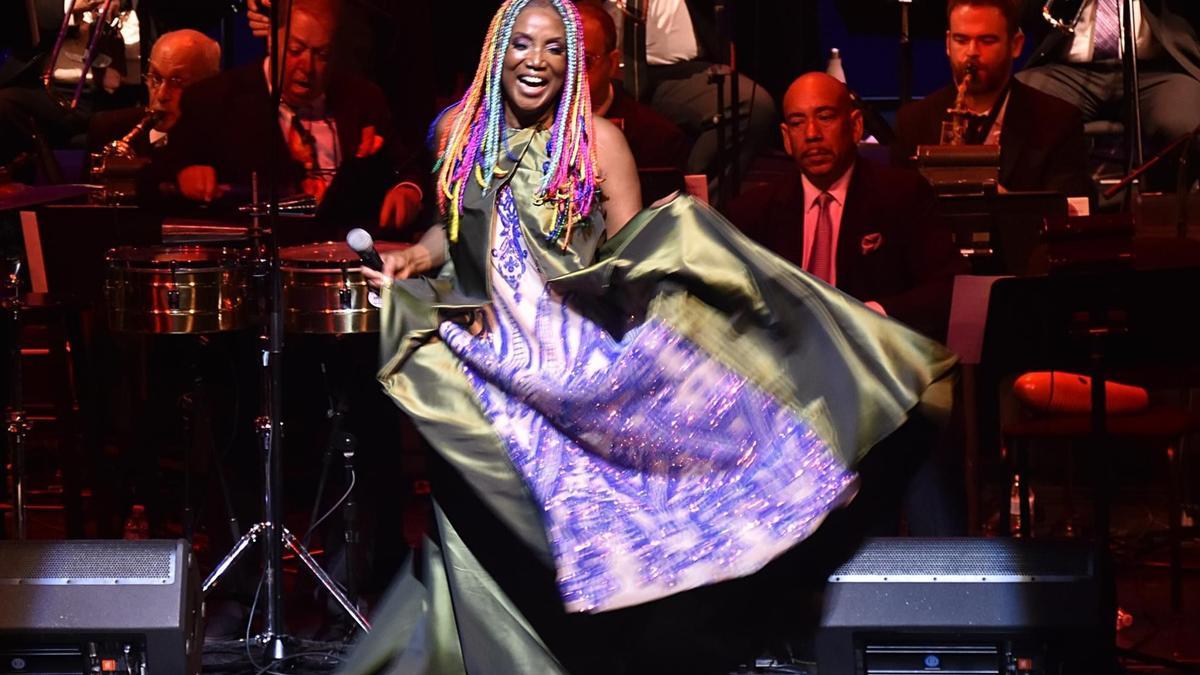 Lucrecia, cantante, compositora y actriz: "Leer es un viaje maravilloso ...