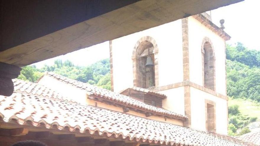 Clase de arte en la colegiata de Teverga