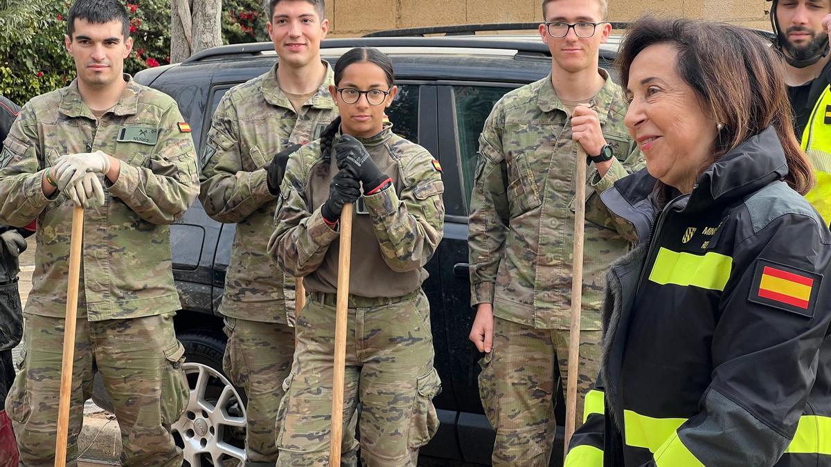 Ejército Dana Valencia| La ministra Robles vuelve a visitar las zonas ...