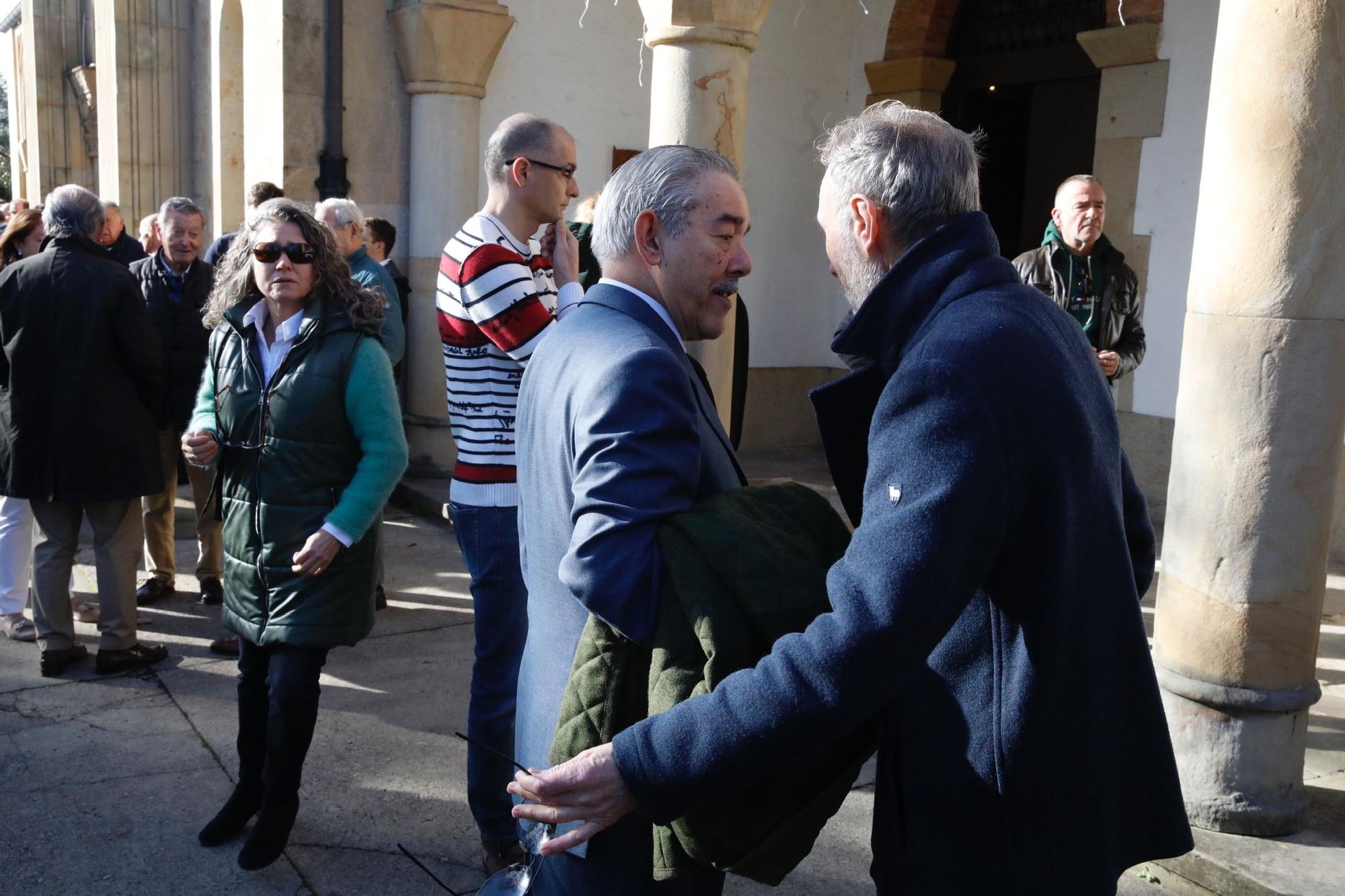 En imágenes: sentido último adiós a Romualdo Alvargonzález en Gijón