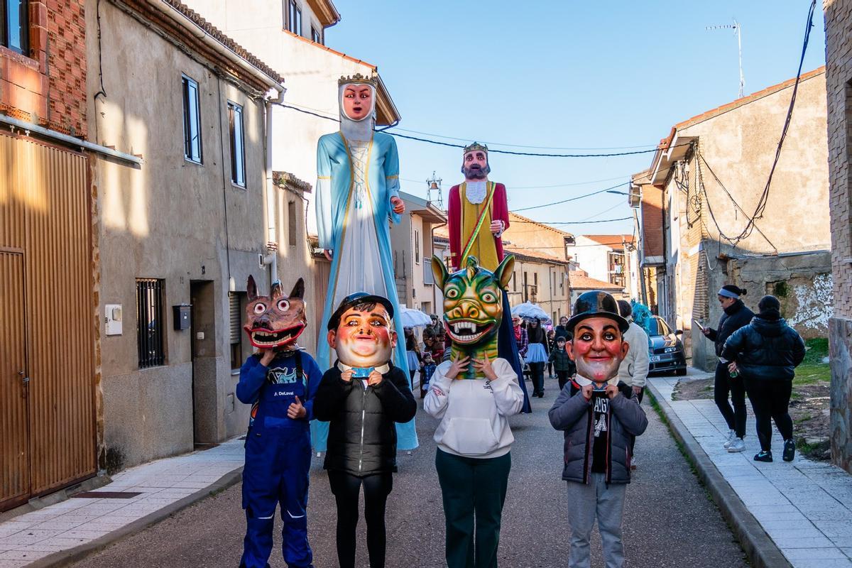 Un carnaval de estreno y reivindicación en Tábara