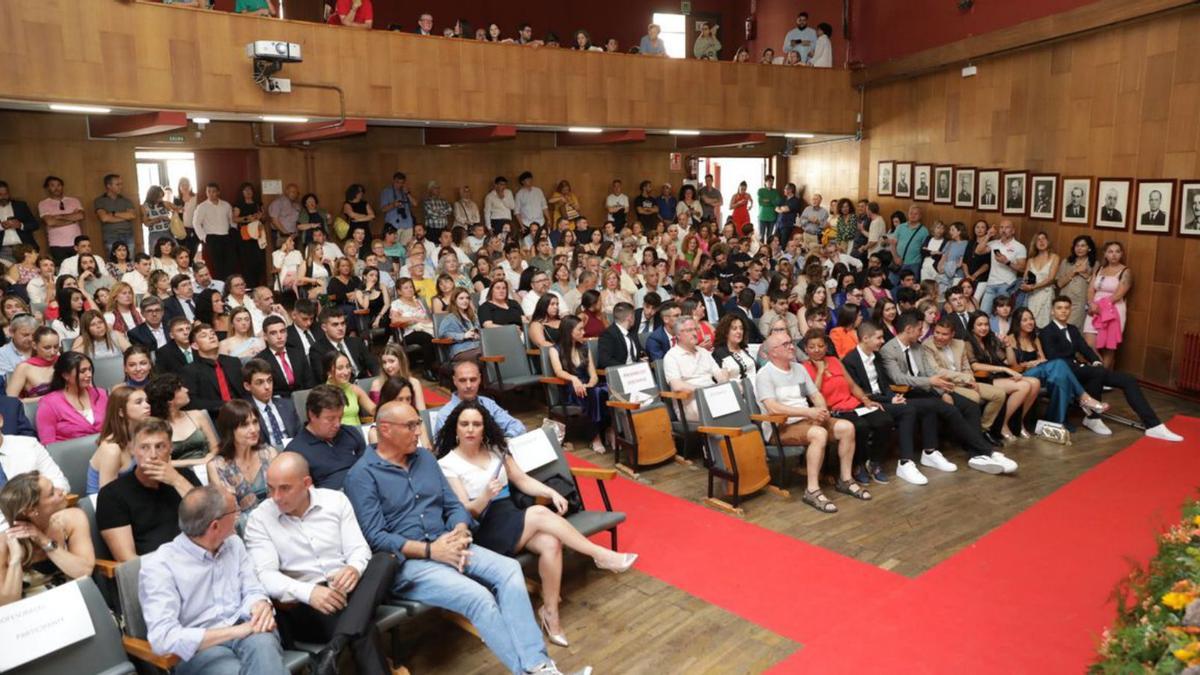 Graduación del Fernández Vallín - La Nueva España