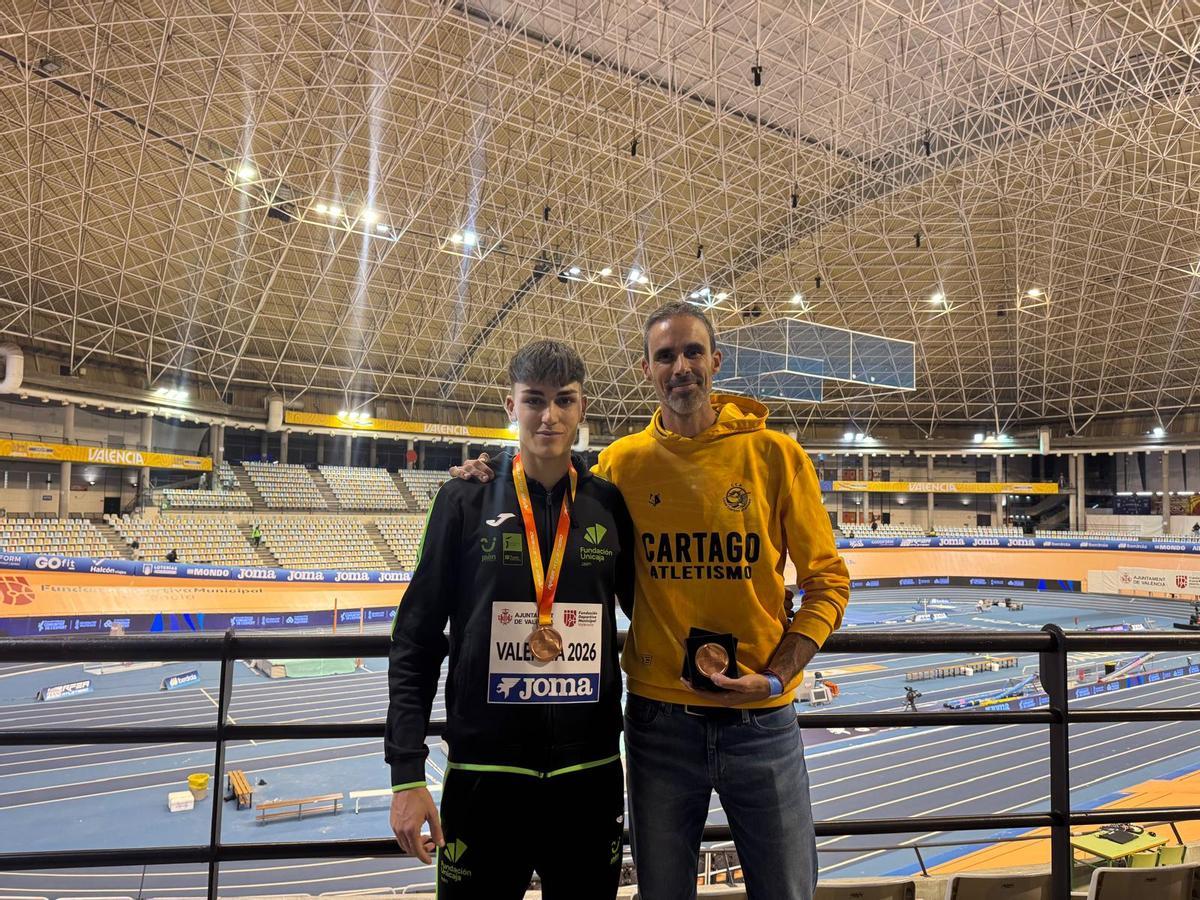 El alguaceño Jesús López da la campanada en triple salto en el Nacional