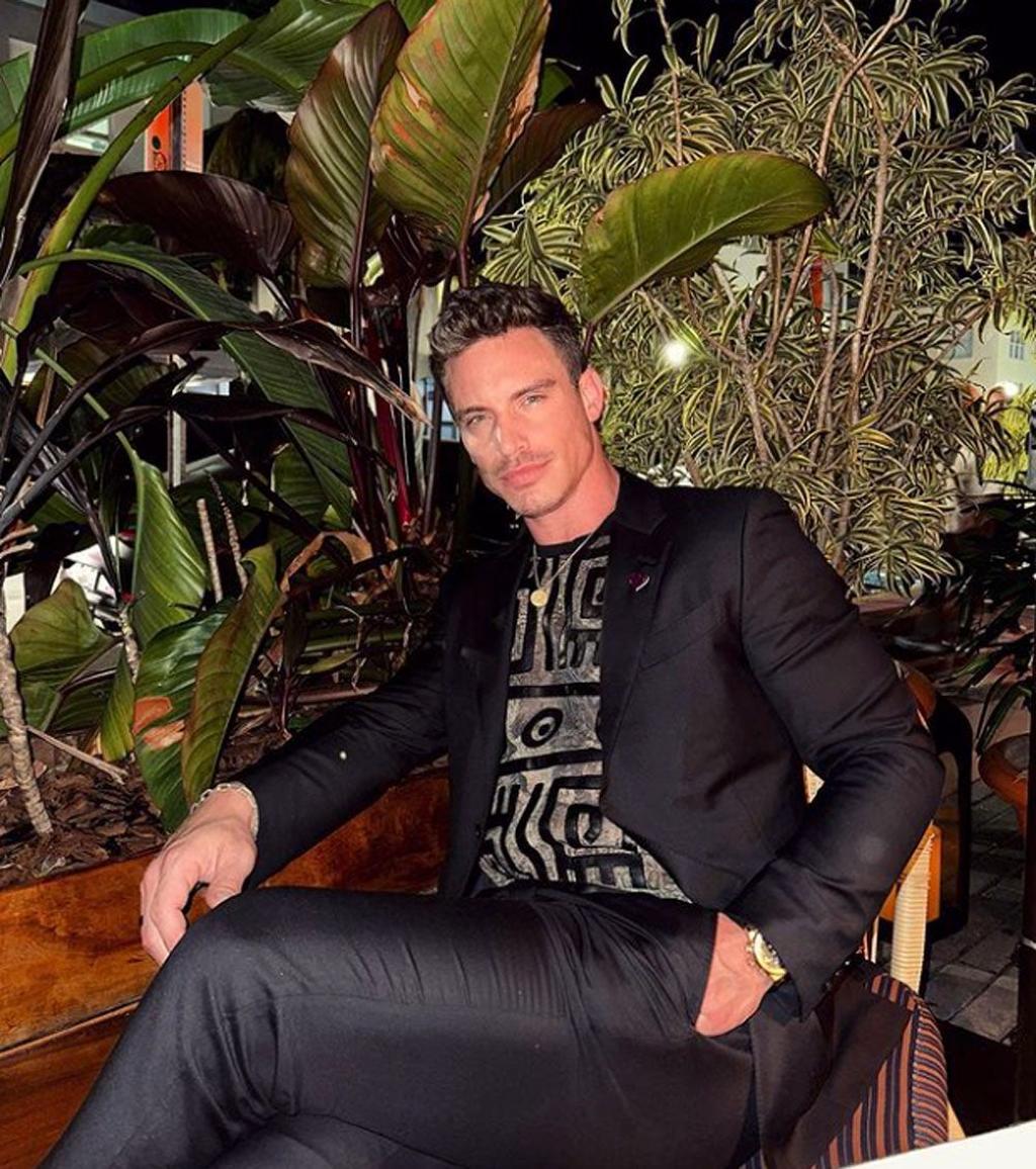 Muere el modelo Jeff Thomas tras caer de un balcón - Cuore