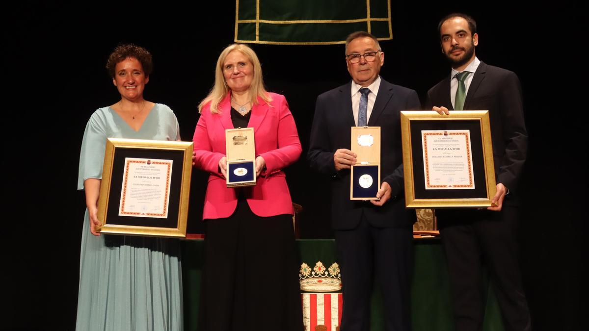 Onda condecora a Dolores Corella y el club de fútbol local en el día de su 775º aniversario como ...