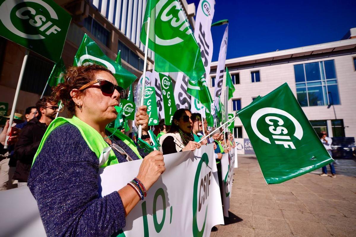 CSIF CÓRDOBA TRABAJADORES PÚBLICOS | CSIF se concentra para pedir ...