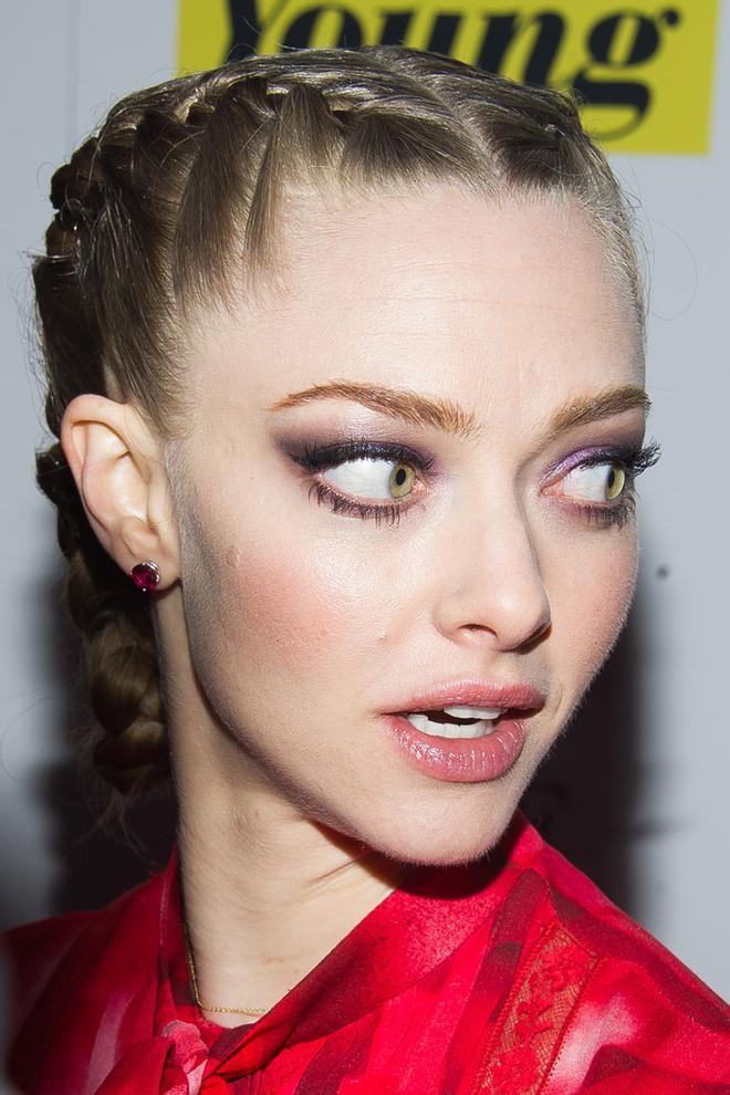 Amanda Seyfried, trenzas y ojos ahumados - Woman