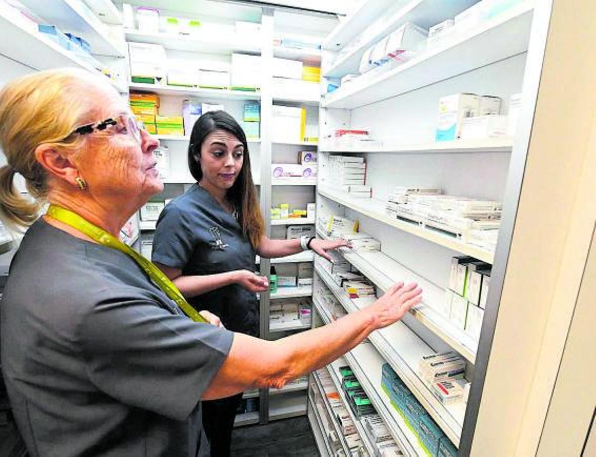 Las farmacias advierten de que la falta de medicamentos en España «irá ...