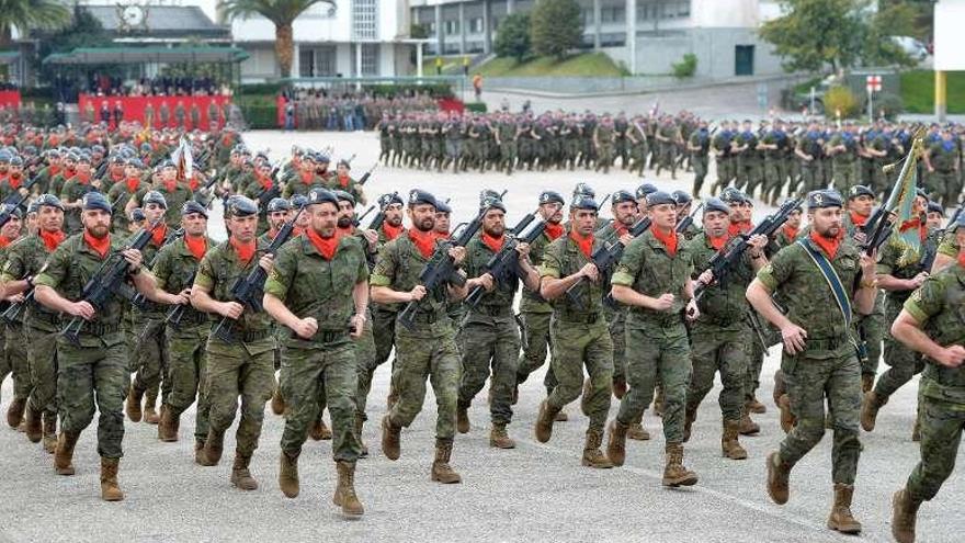 Defensa convoca dos mil plazas de tropa y marinería, de las que 120 son ...