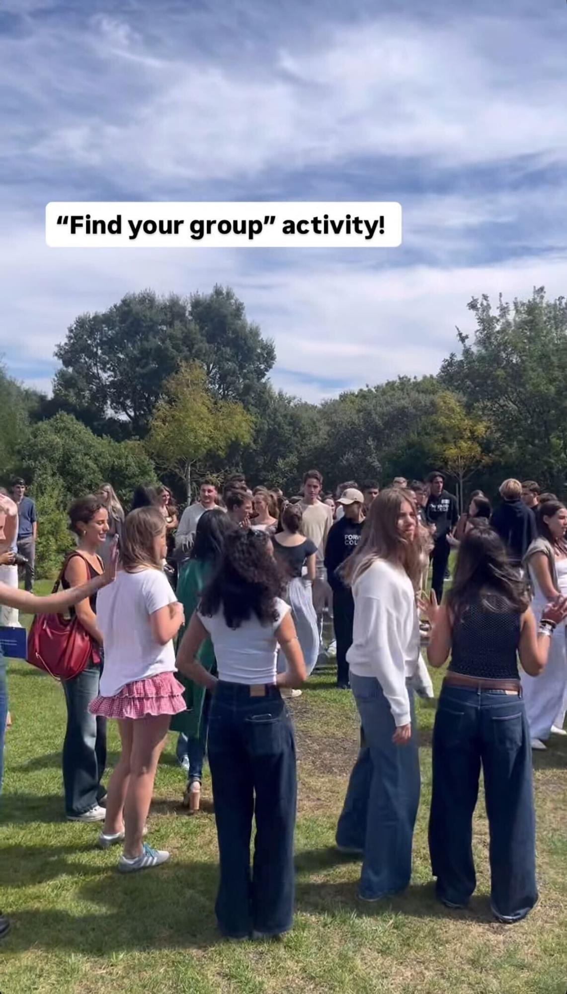 INFANTA SOFÍA UNIVERSIDAD | Vaqueros 'wide leg' y zapatillas: así es el estilo de las ...