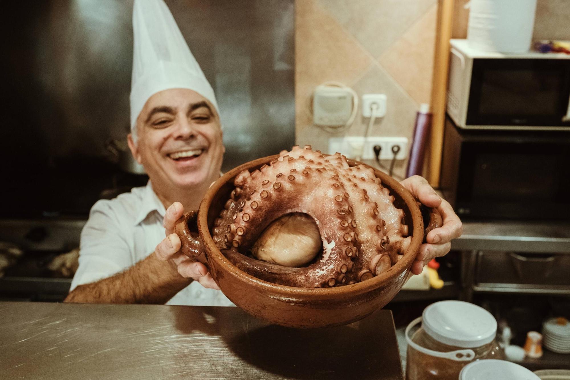 BARES NORMALES | Las fotos del Bar Rotlet en El Molinar de Palma ...