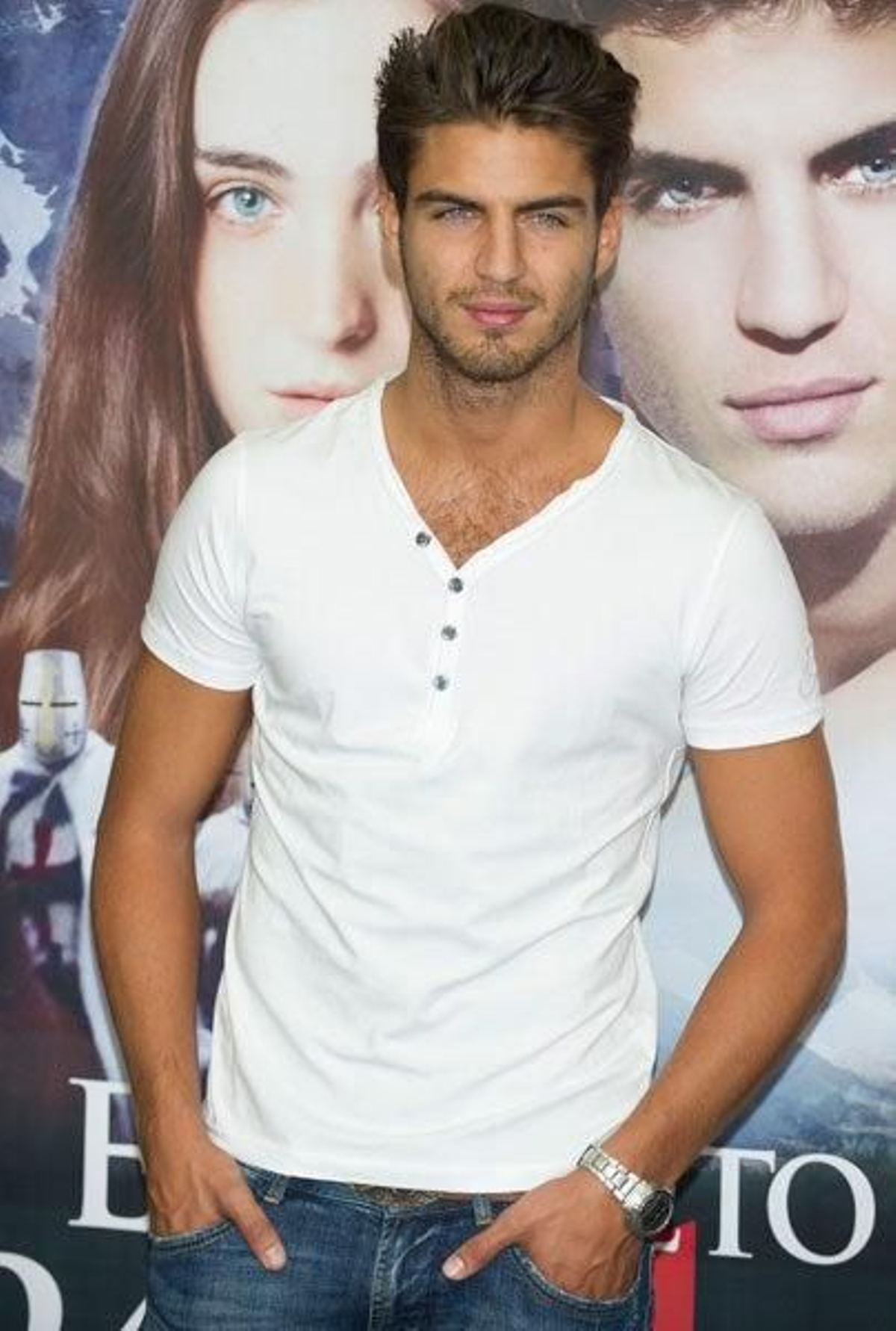 Maxi Iglesias Presenta El Secreto De Los 24 Escalones Cuore