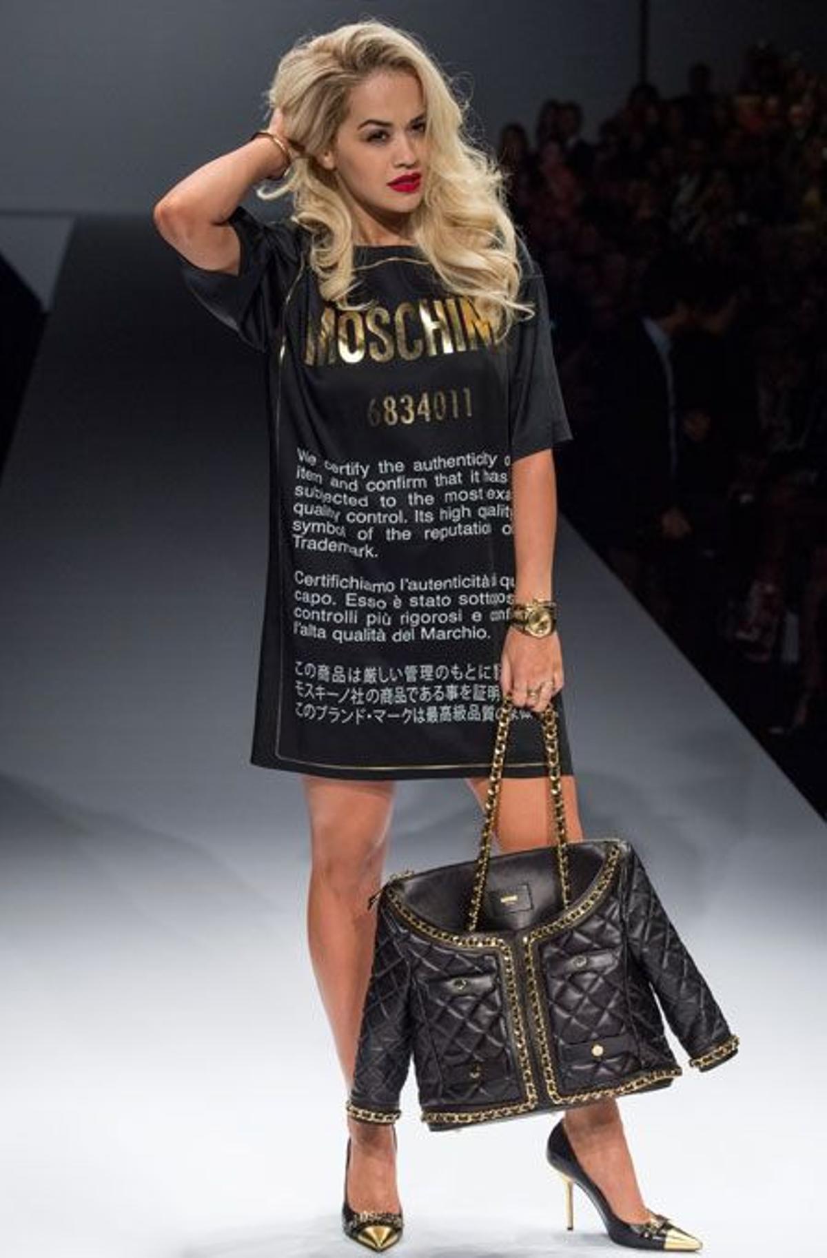 La locura de Moschino - Woman