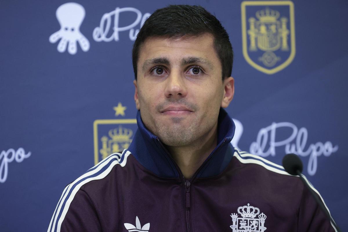 La 'preguntita' a Rodrigo Hernández que consiguió salvar a la perfección