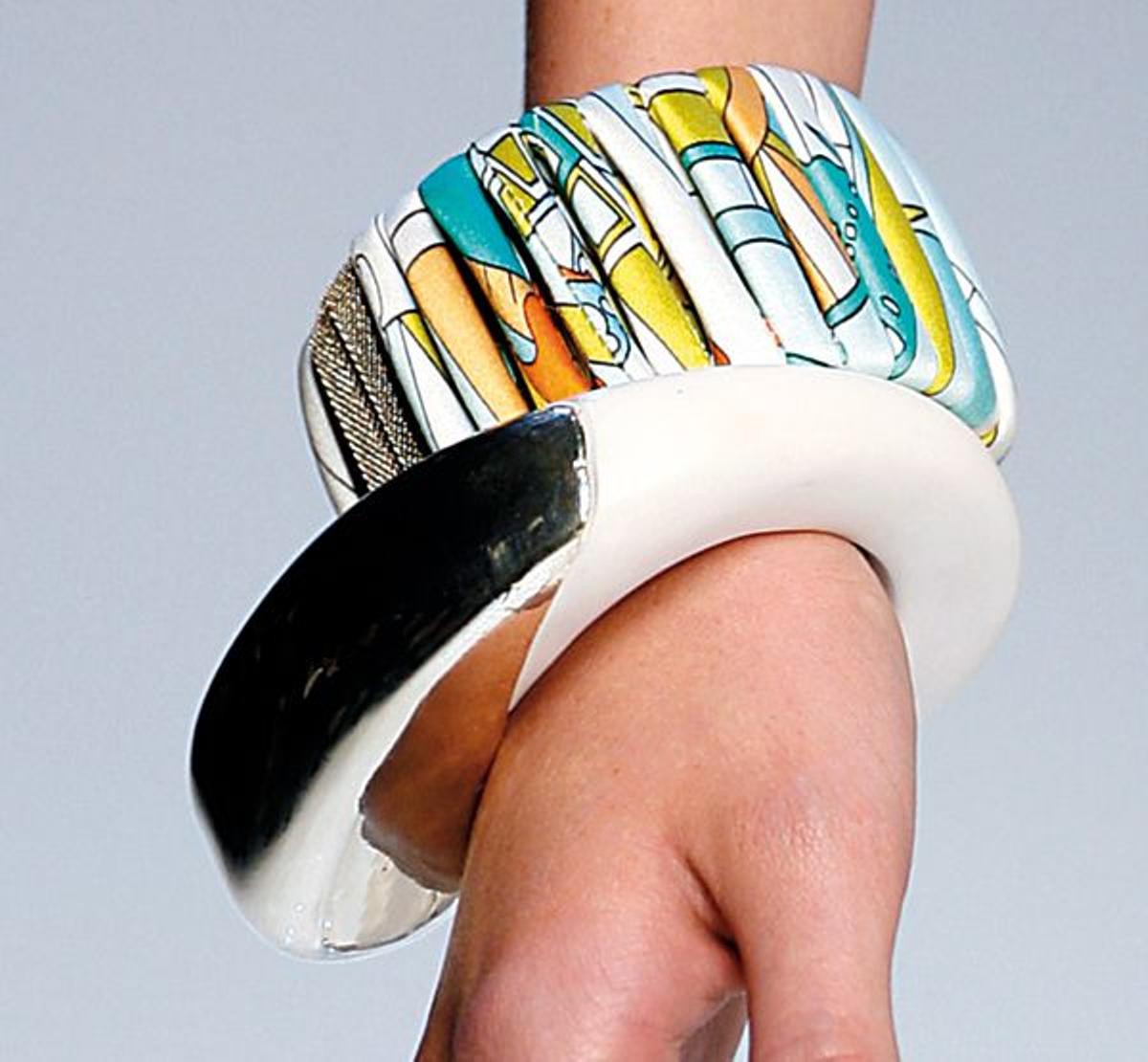 Joyas. Grandes tentaciones. Maxi brazaletes - Woman