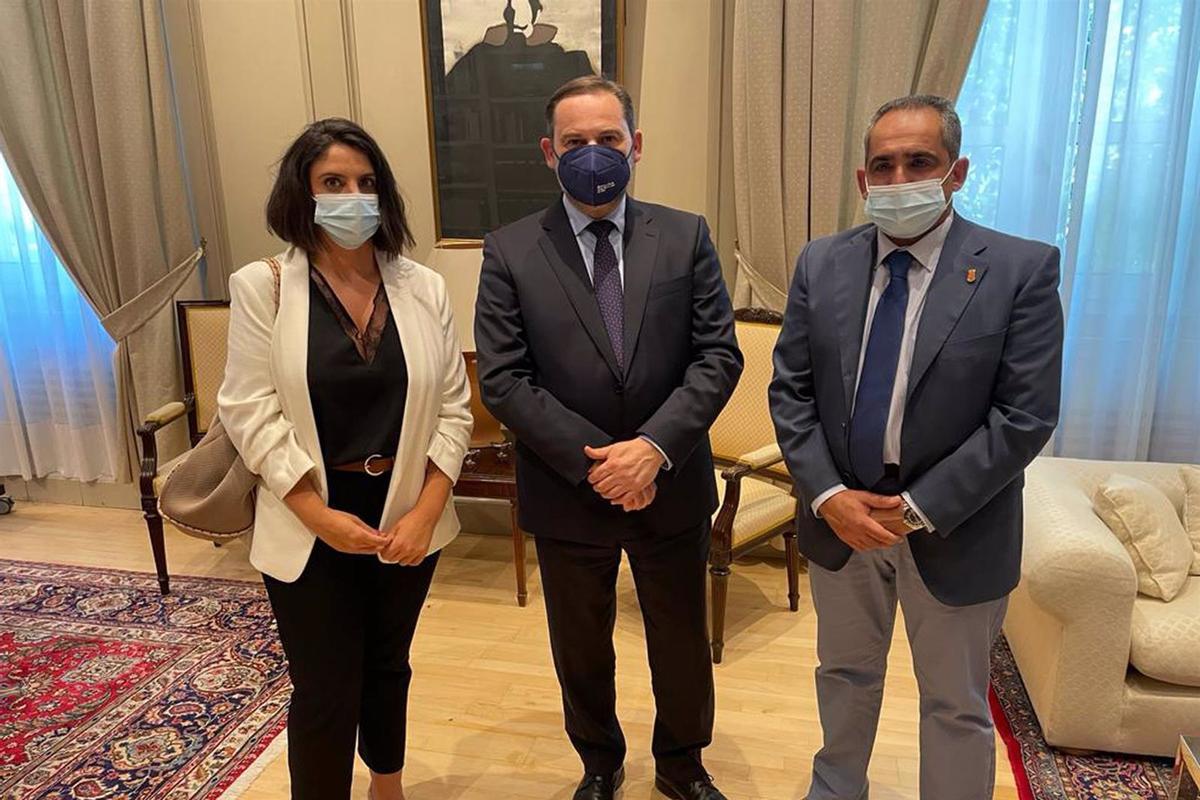 El alcalde de Álora reclama a Fomento que mejore la línea de Cercanías C2