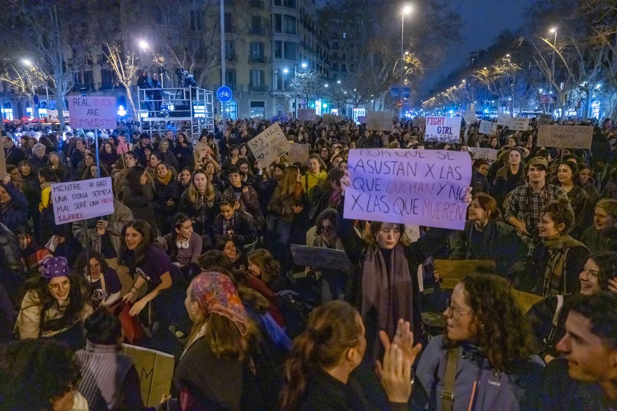 Protesta multitudinaria: miles de personas se movilizan en el 8M de ...