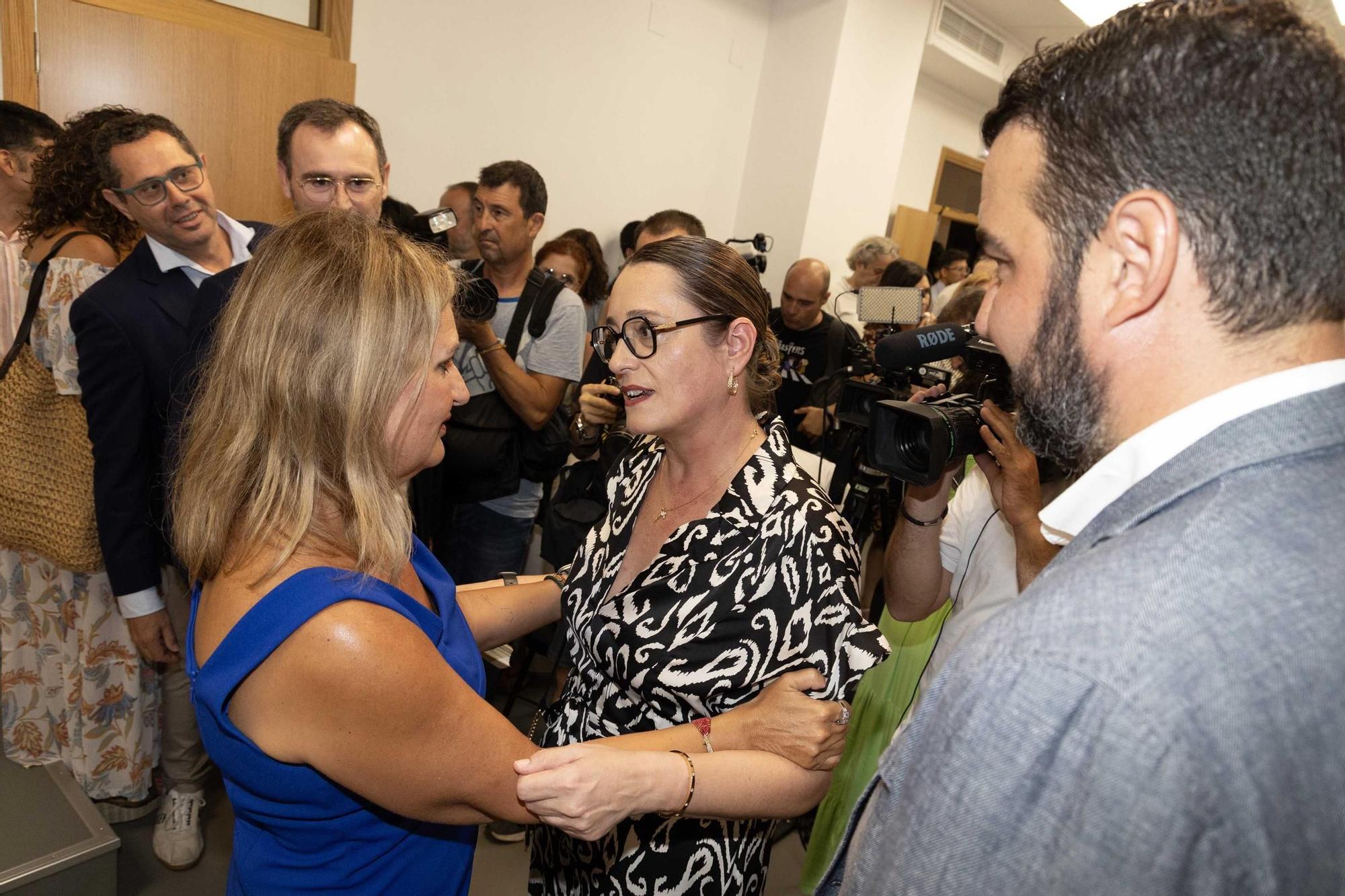 La alicantina Nuria Montes toma posesión como consellera de Industria y ...