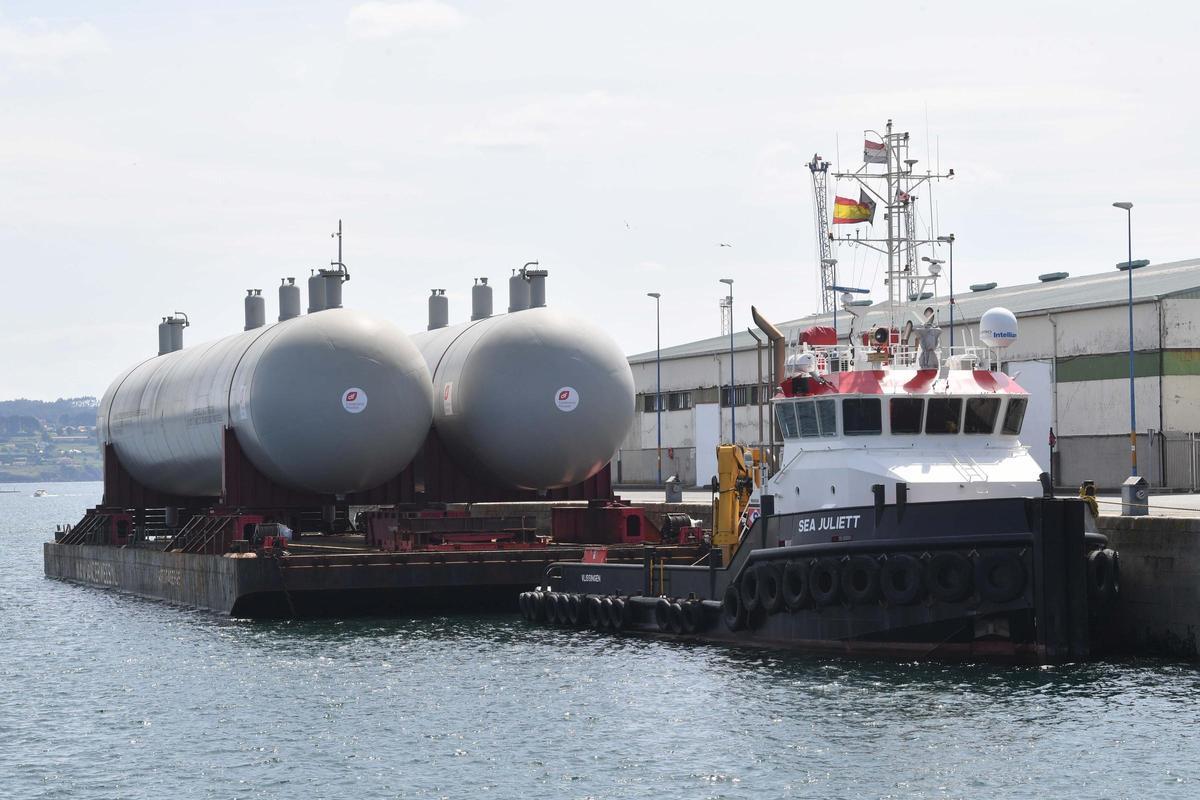 Puerto de A Coruña: ¿Qué son los grandes depósitos que surcaron las ...