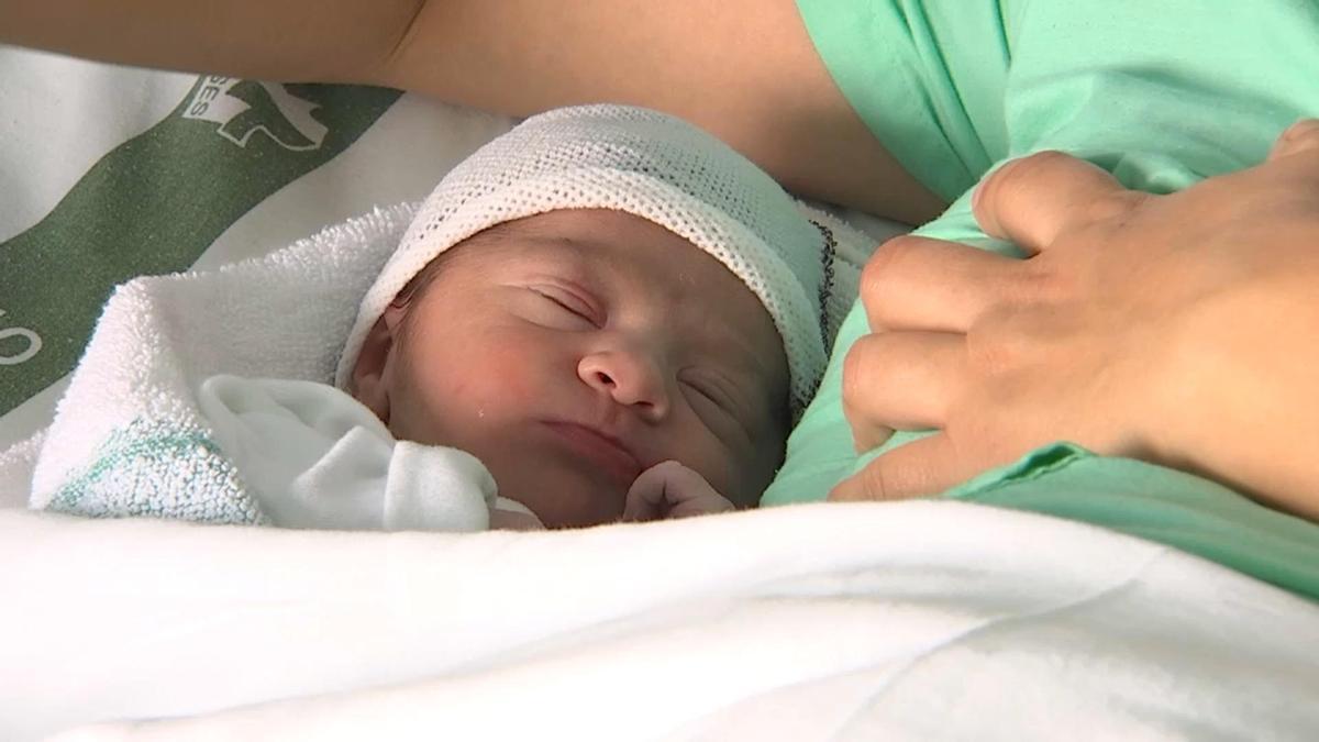 Primeros bebés Extremadura 2023 | Leyla, Mateo y Eric son los primeros ...