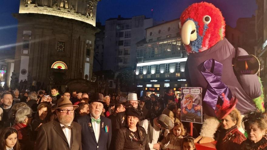 El atuendo del loro Ravachol en el Carnaval de Pontevedra se solidariza ...