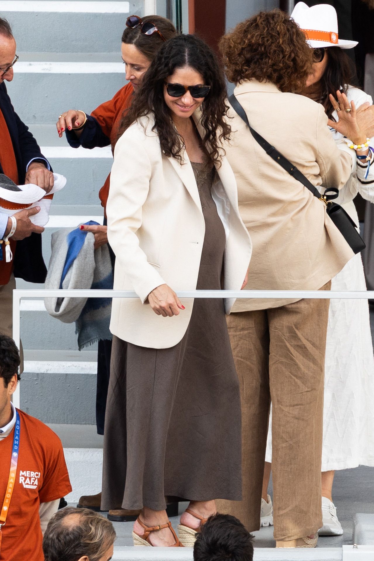 Xisca Perelló y su look premamá perfecto para apoyar a Rafa Nadal: vestido lencero de Massimo ...