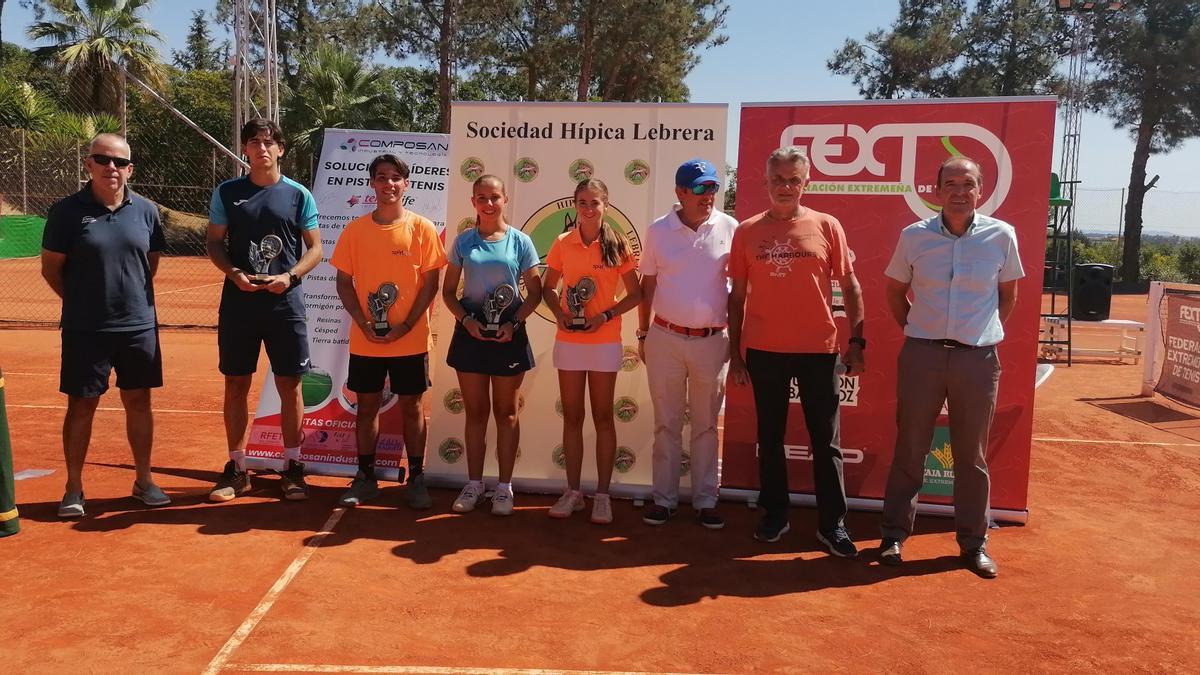 María Peña y Fernando Bulnes, campeones de Extremadura de tenis