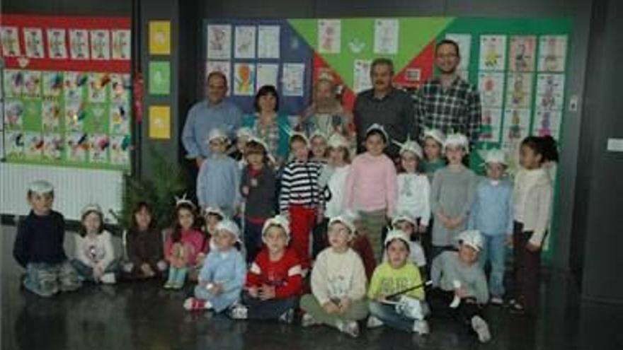 El artista Joan Ripollés visita el Científic Avel.lí Corma