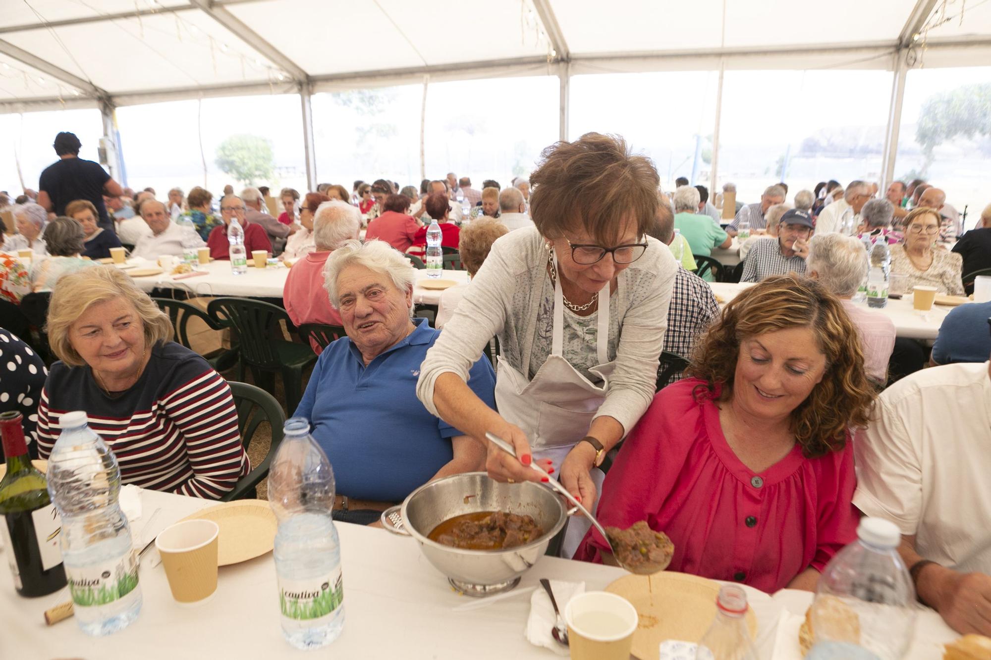 EN IMÁGENES: Los mayores de Gozón vuelven a reencontrarse en Moniello