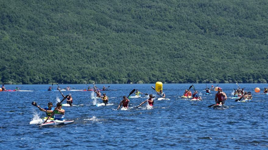 PIRAGÜISMO | La Regata Internacional de Sanabria, en imágenes
