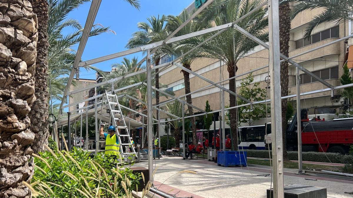 Arranca el montaje del mercadito de Hogueras en Alicante