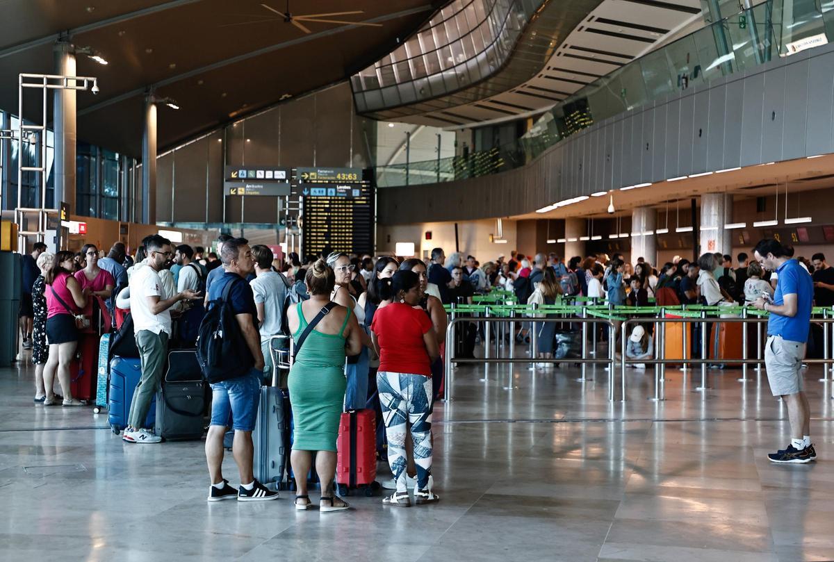 Aeropuerto Valencia: pasajeros en febrero de 2025