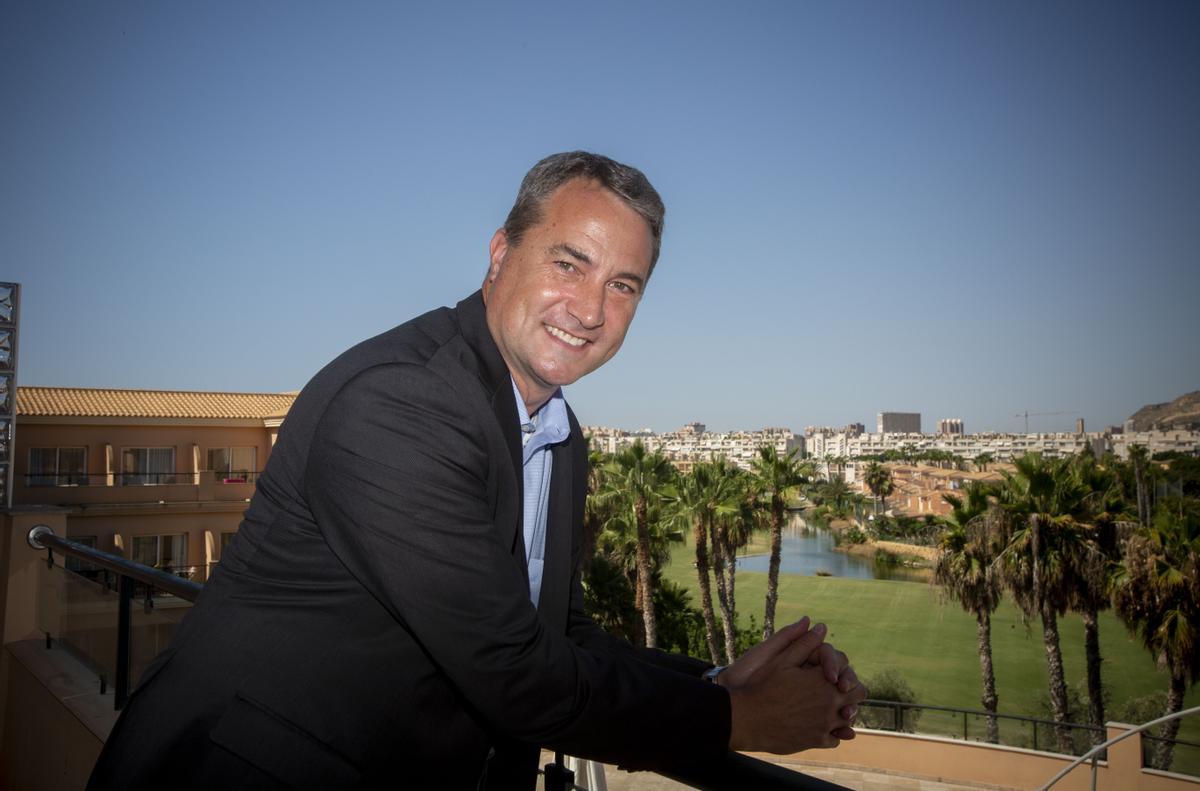 Mike Newquist responsable de la gira de "Luzia" del Circo del Sol en ...