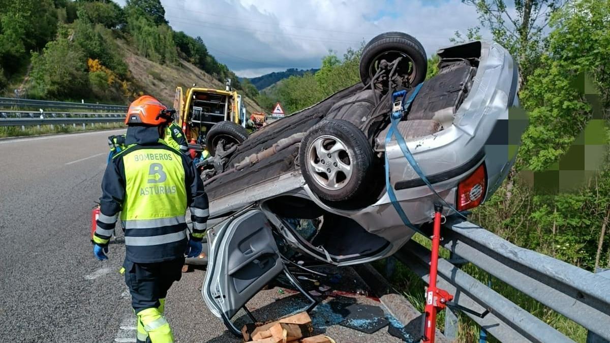 ACCIDENTE TRÁFICO AUTOVÍA MINERA | Dos hombres resultan heridos tras ...