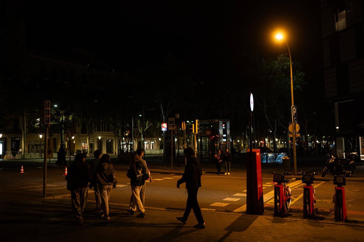 Barcelona sufre el gran apagón hasta la madrugada