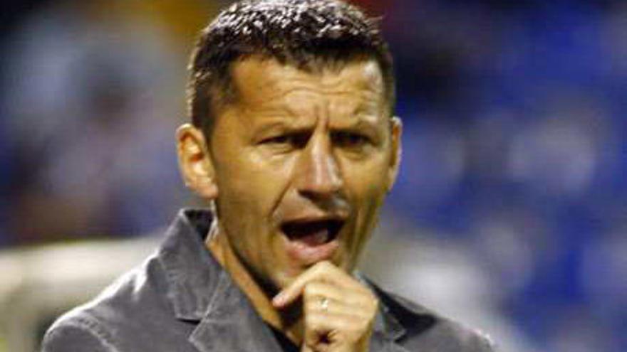 Djukic: "El Hércules ha pasado de los nombres a los hombres"