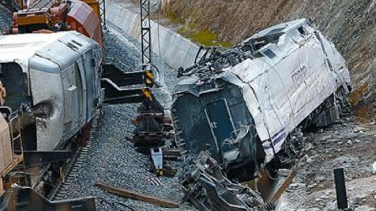 El juez rechaza imputar a Renfe por el accidente de Santiago