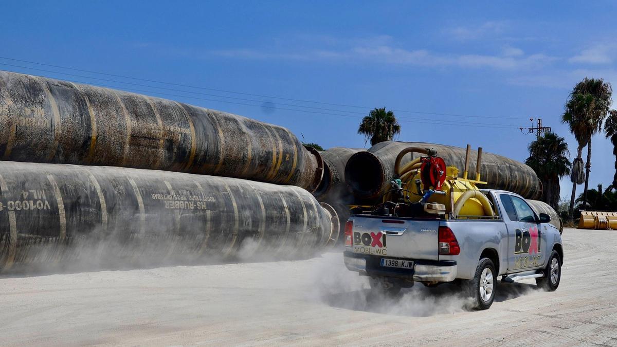 Comienza la inyección de arena a las playas del sur