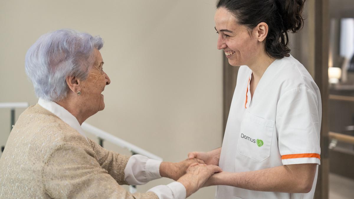 La economía de los cuidados de las personas mayores, por Carme Poveda