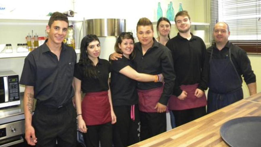 El IES Marc Ferrer transforma un aula en cafetería para prácticas de ...