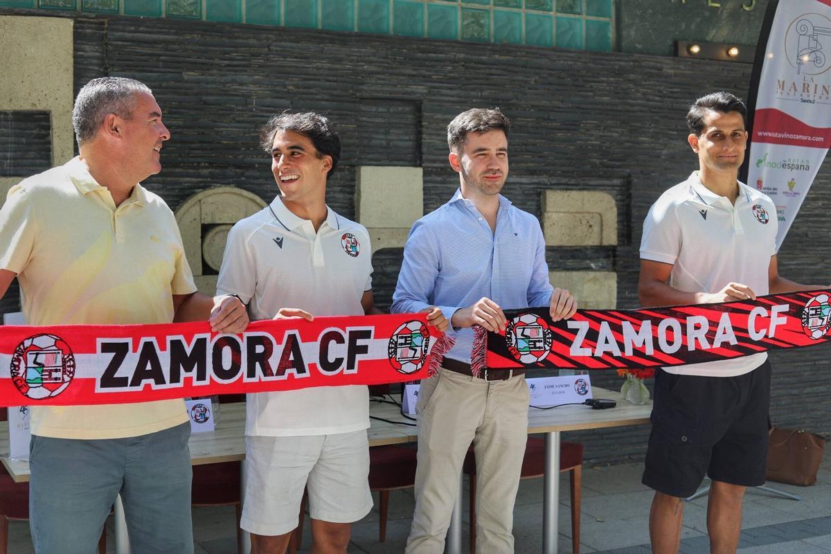 FÚTBOL | Javier Carbonel y Jaime Sancho se presentan con la máxima ...